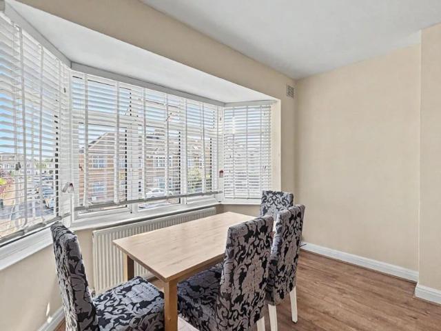 Pinner Park Avenue, Harrow, HA2