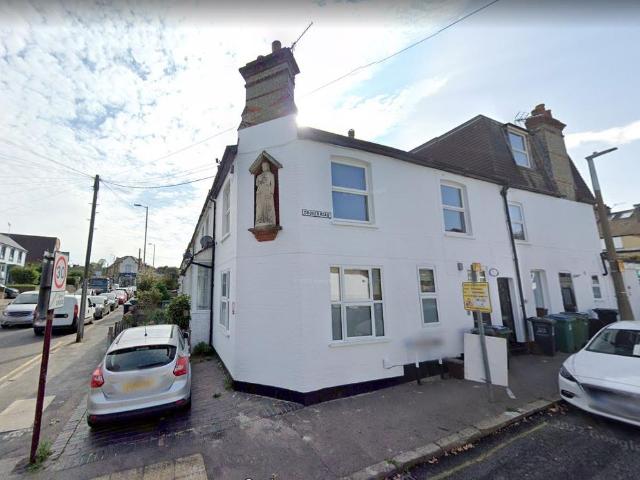 Pinner Road, Watford WD19, 1 bed maisonette to rent, £1,350 pcm | PrimeLocation
