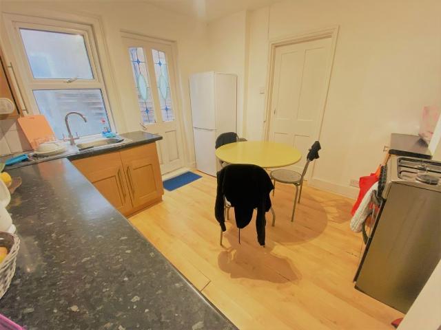 Pinner Road, Harrow HA1, 2 bed flat to rent, £1,500 pcm | PrimeLocation