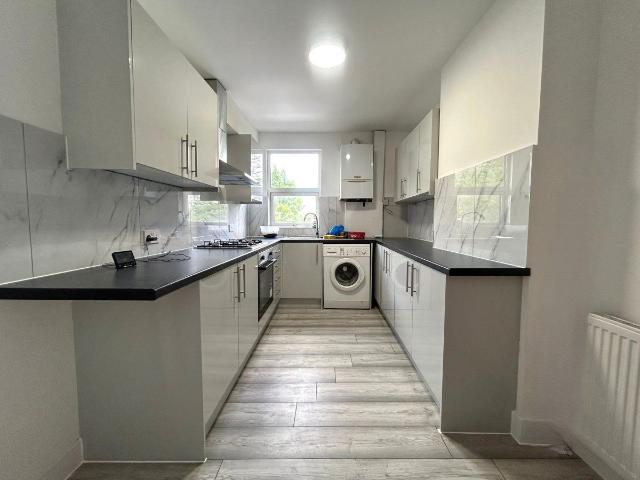 Pinner Road, Harrow HA1, 3 bed maisonette to rent, £2,000 pcm | PrimeLocation