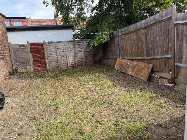 Pinner Road, Harrow HA1, 5 bed property to rent, £2,500 pcm | PrimeLocation