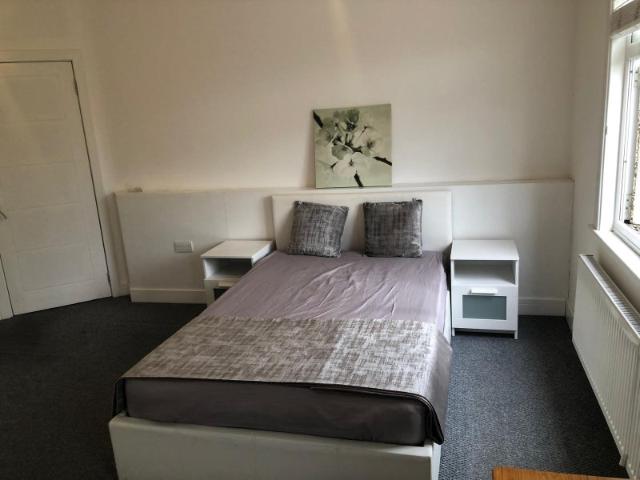Pinner Road, North Harrow HA2, Room to rent, £1,000 pcm | PrimeLocation
