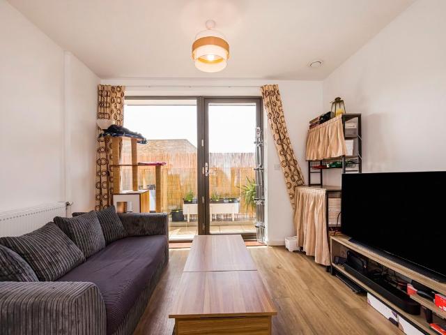 Pioneer Court, Canning Town E16, 2 bed flat to rent, £2,000 pcm | PrimeLocation