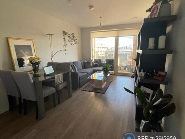 Pioneer Court, London, E16 2 bed flat to rent £2,000 pcm £462 pw
