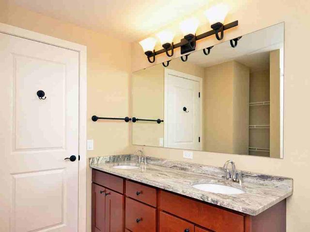 Pioneer Endicott Studio Apartment for Rent at 141 4th St E, St. Paul, MN 55101 Downtown St. Paul
