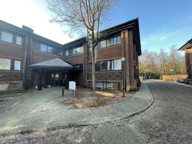 Pioneer House, Fleet GU51, 2 bed flat to rent, £1,350 pcm | PrimeLocation