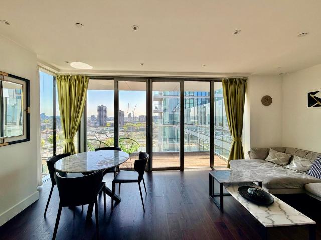 Piazza Walk, London E1, 1 bed flat to rent, £3,000 pcm | PrimeLocation