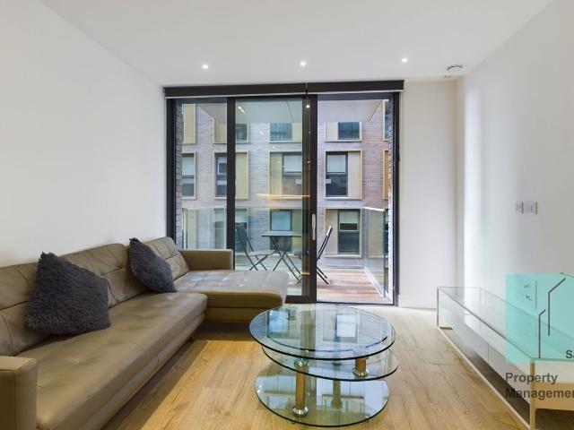 Piazza Walk, Neroli House E1, 2 bed flat to rent, £3,800 pcm | PrimeLocation