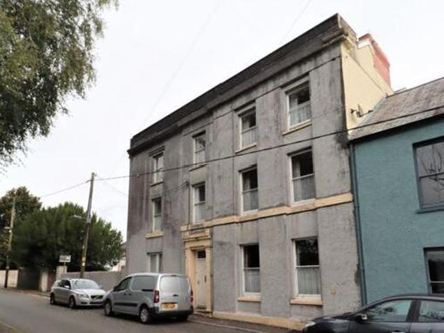 Picton Place, Carmarthen, 15 Bedroom Semi detached