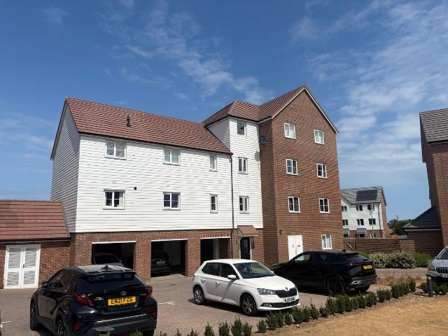 Pictor Drive, Margate CT9, 2 bed flat to rent, £1,150 pcm | PrimeLocation