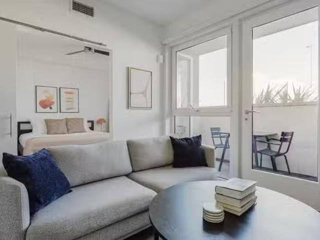 Picasso Brentwood, 12035 Wilshire Blvd, Brentwood 1 Bedroom.
