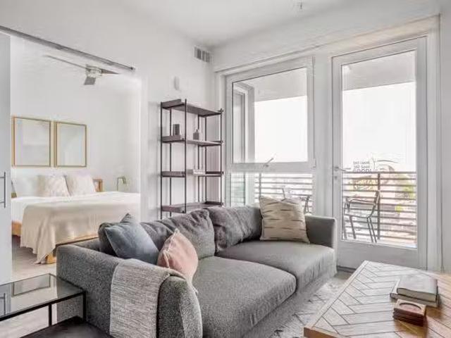 Picasso Brentwood, 12035 Wilshire Blvd, Brentwood 1 Bedroom.