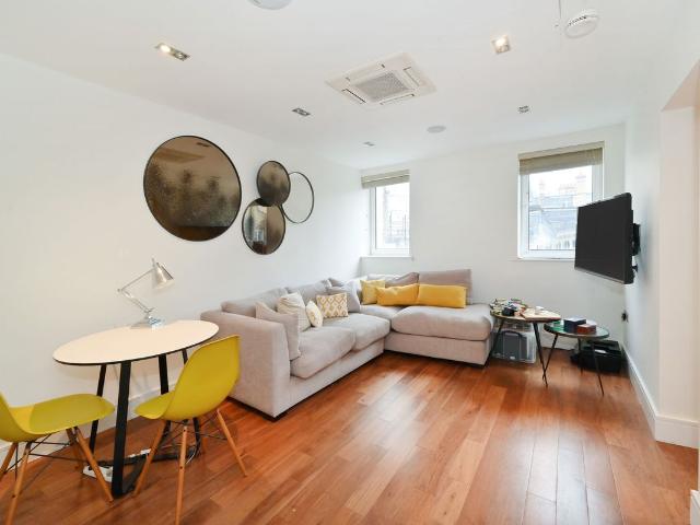 Piccadilly, Mayfair W1J, 1 bed flat to rent, £3,750 pcm | PrimeLocation