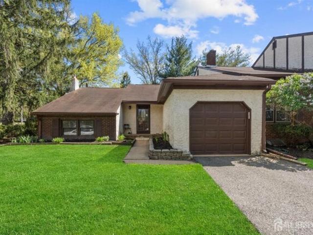 Piccadilly Circus, Sayreville, Condo For Sale