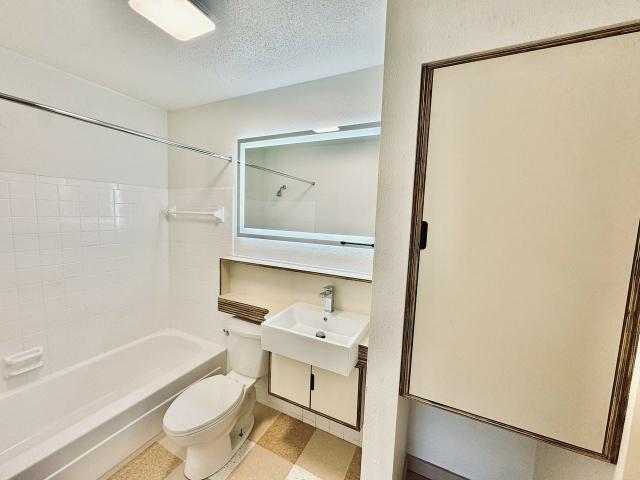 Piccadilly East 2 Bedroom Apartment for Rent at 2750 Pickle Rd, Oregon, OH 43616