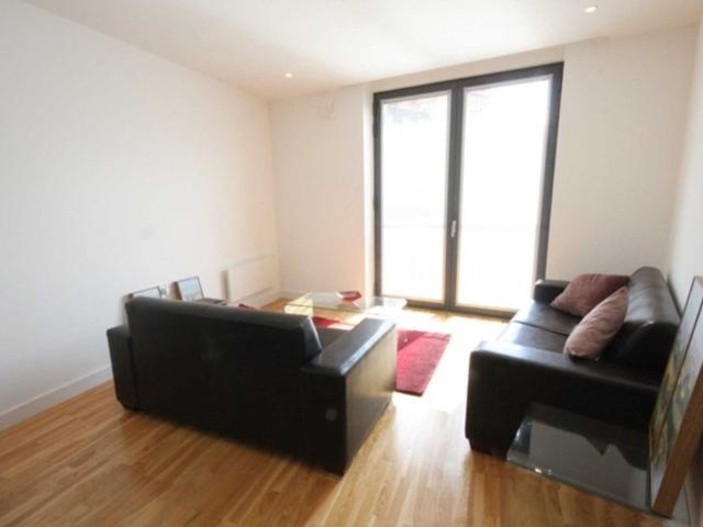 Piccadilly Place, Manchester M1, 1 bed flat to rent, £1,125 pcm | PrimeLocation