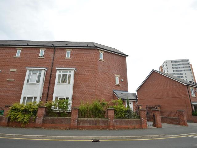 Pickering Street, Hulme, Manchester M15, 4 bed town house to rent, £2,300 pcm | PrimeLocation