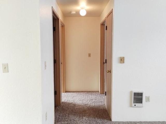 Pickett Park 3 Bedroom Apartment for Rent at 1430 Sw Bertha Blvd, Portland, OR 97219 Hillsdale