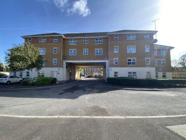 Pickfords Gardens, Slough SL1, 1 bed flat to rent, £1,100 pcm | PrimeLocation