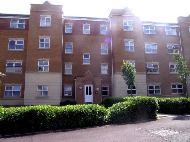 Pickfords Gardens, Slough SL1, 2 bed flat to rent, £1,350 pcm | PrimeLocation