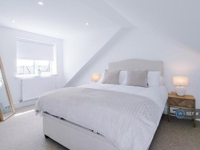 Pickmere Road, Wilmslow, SK9 3 bed end of terrace house to rent £3,500 pcm £808 pw