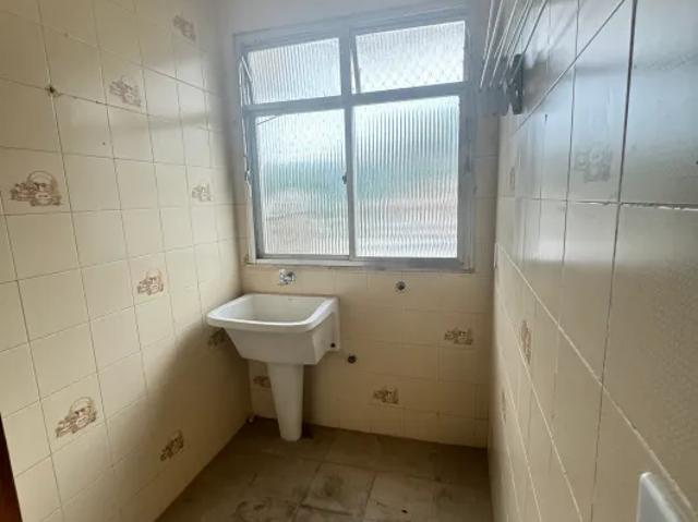 Piedade: Vendo apt 2 qtos, 2 banheiros, varanda: R$ 230 mil