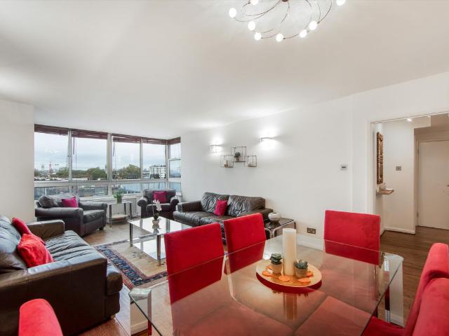 Pier House, Cheyne Walk, Chelsea, London SW3, 2 bed flat to rent, £3,500 pcm | PrimeLocation