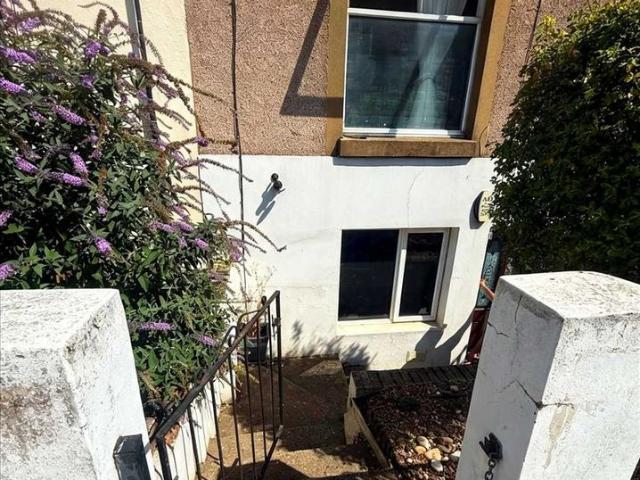Pier Road, Gravesend DA11, 1 bed flat to rent, £900 pcm | PrimeLocation