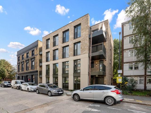 Pier Street, London E14, 2 bed flat to rent, £2,400 pcm | PrimeLocation