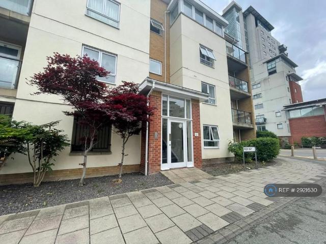 Pier Way, London, SE28 2 bed flat to rent £1,750 pcm £404 pw