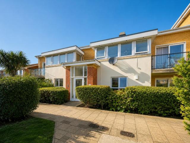 Pier Way, London SE28, 2 bed flat to rent, £2,000 pcm | PrimeLocation