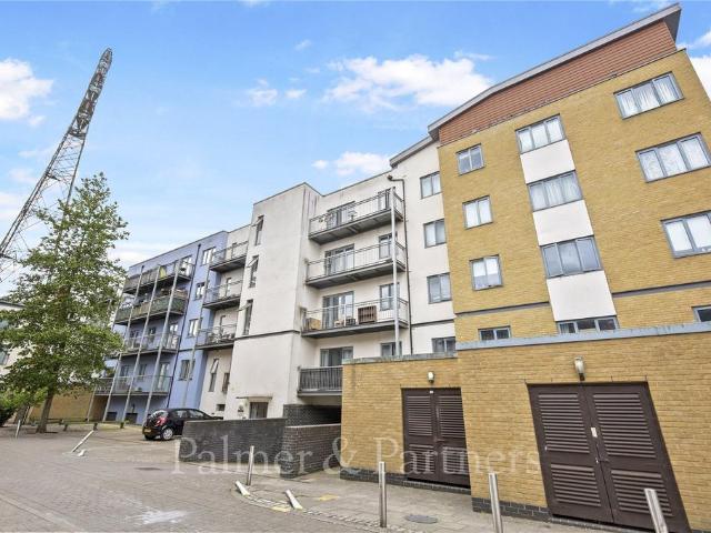 Pier Wharf, Quayside Drive. 2 bed apartment to rent £1,150 pcm £265 pw