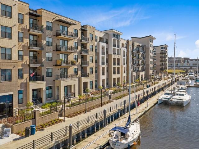 Pier 33 Apartments 2 Bedroom Apartment for Rent at 901 Nutt St, Wilmington, NC 28401 Downtown Wilmington