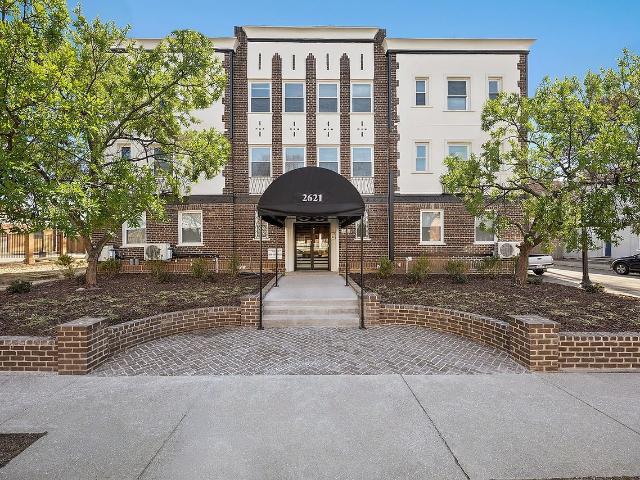 Pierce Arrow 2 Bedroom Apartment for Rent at 2709 W Cary St, Richmond, VA 23220 The Fan