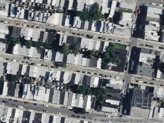 Pierce St