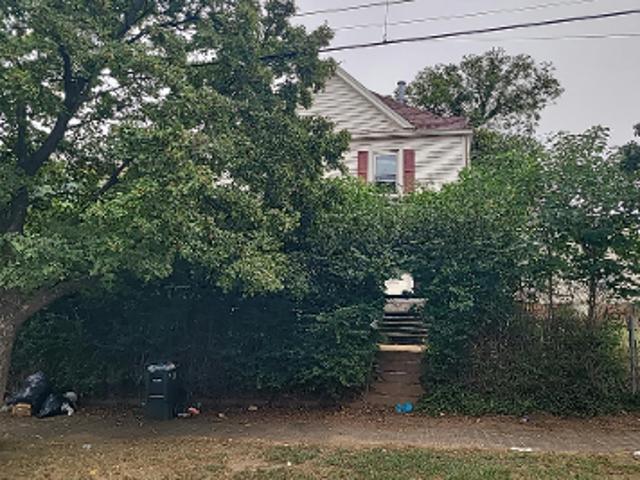 Pierce St