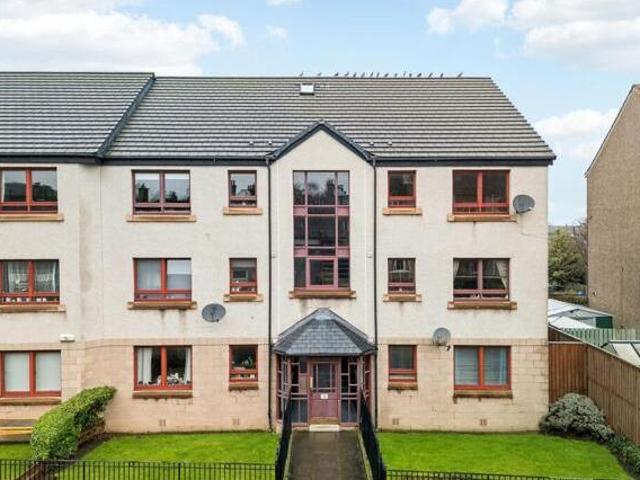 Piersfield Grove, Edinburgh, 2 Bedroom Flat