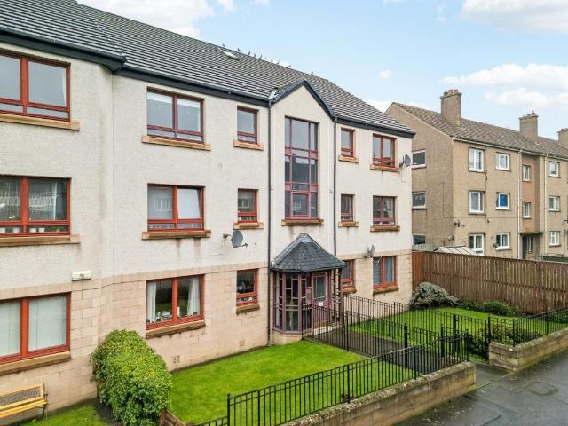 Piersfield Grove, Piersfield. 2 bed flat to rent £1,150 pcm £265 pw