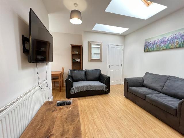 Pierrepont Road, West Bridgford, Nottingham NG2, 4 bed shared accommodation to rent, £1,473 pcm | PrimeLocation