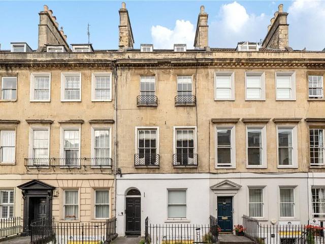 Pierrepont Street, Bath, Somerset, BA1 3 bed terraced house to rent £2,750 pcm £635 pw
