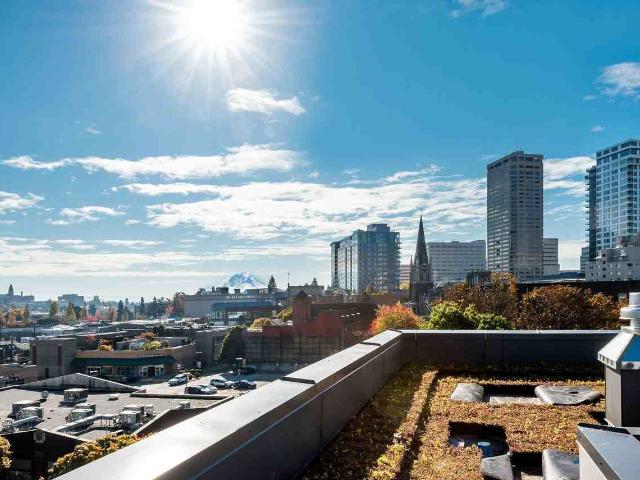 Pike Flats | 722 E Pike St Studio Apartment for Rent at 722 E Pike St, Seattle, WA 98122 Broadway