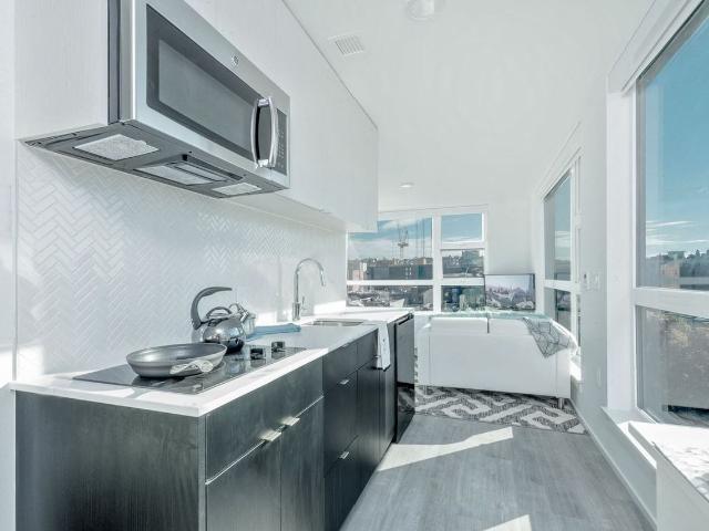 Pike Flats | 722 E Pike St Studio Apartment for Rent at 722 E Pike St, Seattle, WA 98122 Broadway