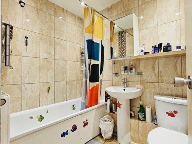 Pikestone Close, Hayes UB4, 2 bed terraced house to rent, £1,995 pcm | PrimeLocation
