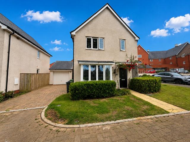 Pilton Row, Exeter, EX1 3 bed detached house to rent £1,900 pcm £438 pw