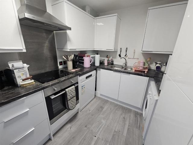 Pilcher Gate, Nottingham NG1, 2 bed flat to rent, £1,300 pcm | PrimeLocation