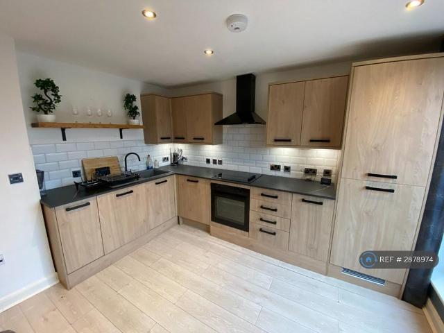 Pilcher Gate, Nottingham, NG1 2 bed penthouse to rent £1,450 pcm £335 pw