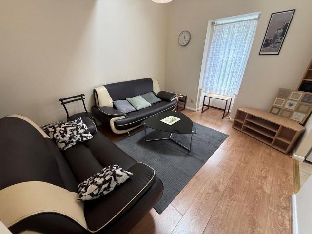 Pilgrims Close, Palmers Green 1 bed flat to rent £1,450 pcm £335 pw
