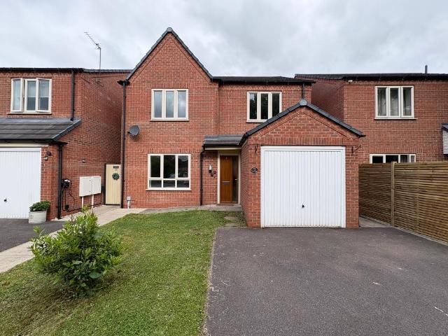 Pilot Drive, Nottingham, NG15 4 bed property to rent £1,325 pcm £306 pw