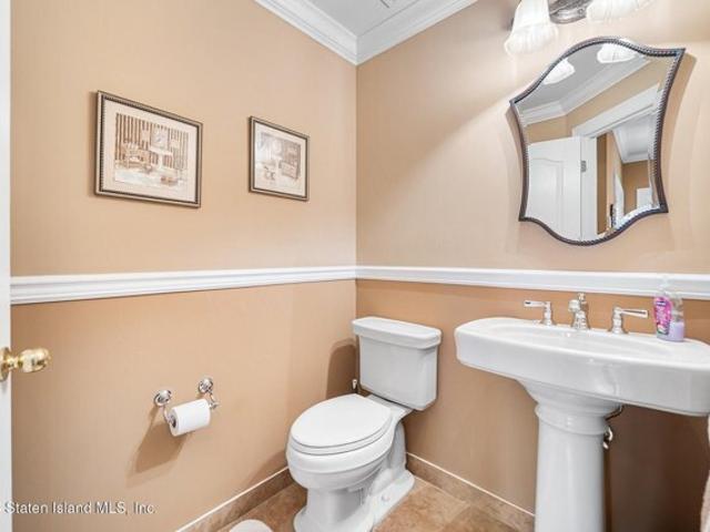 Pilot Ln, Staten Island, Condo For Sale