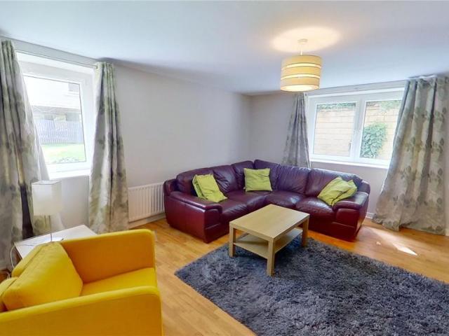 Pilrig Heights, Edinburgh, EH6 2 bed flat to rent £1,510 pcm £348 pw